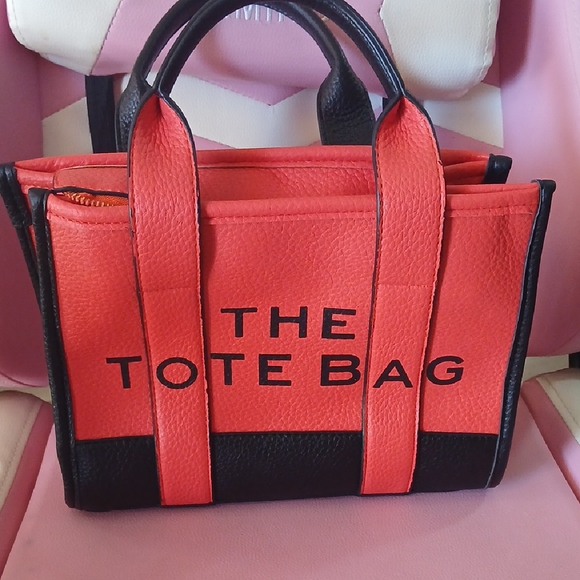 the tote bag | Bags | Chic Red And Black Tote Bag | Poshmark